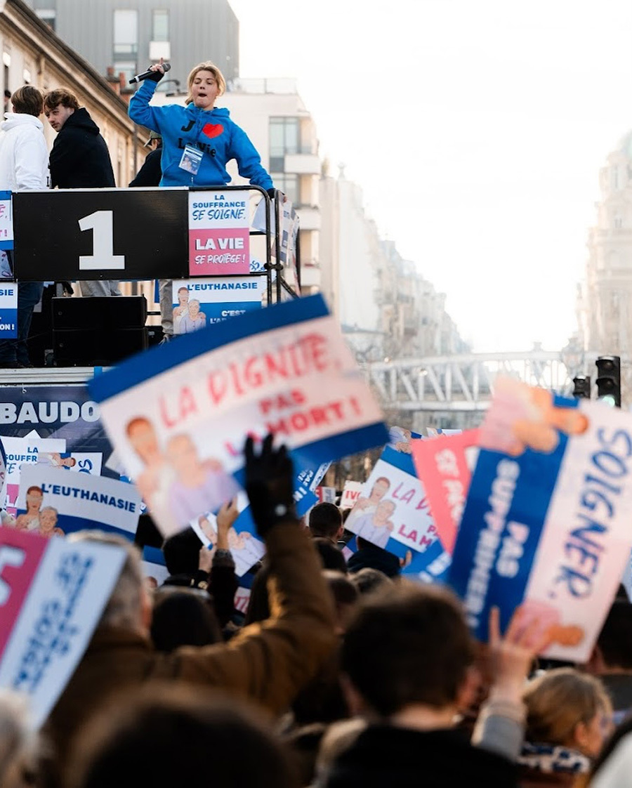 10,000 take part in Paris March for Life - Pro Life Campaign